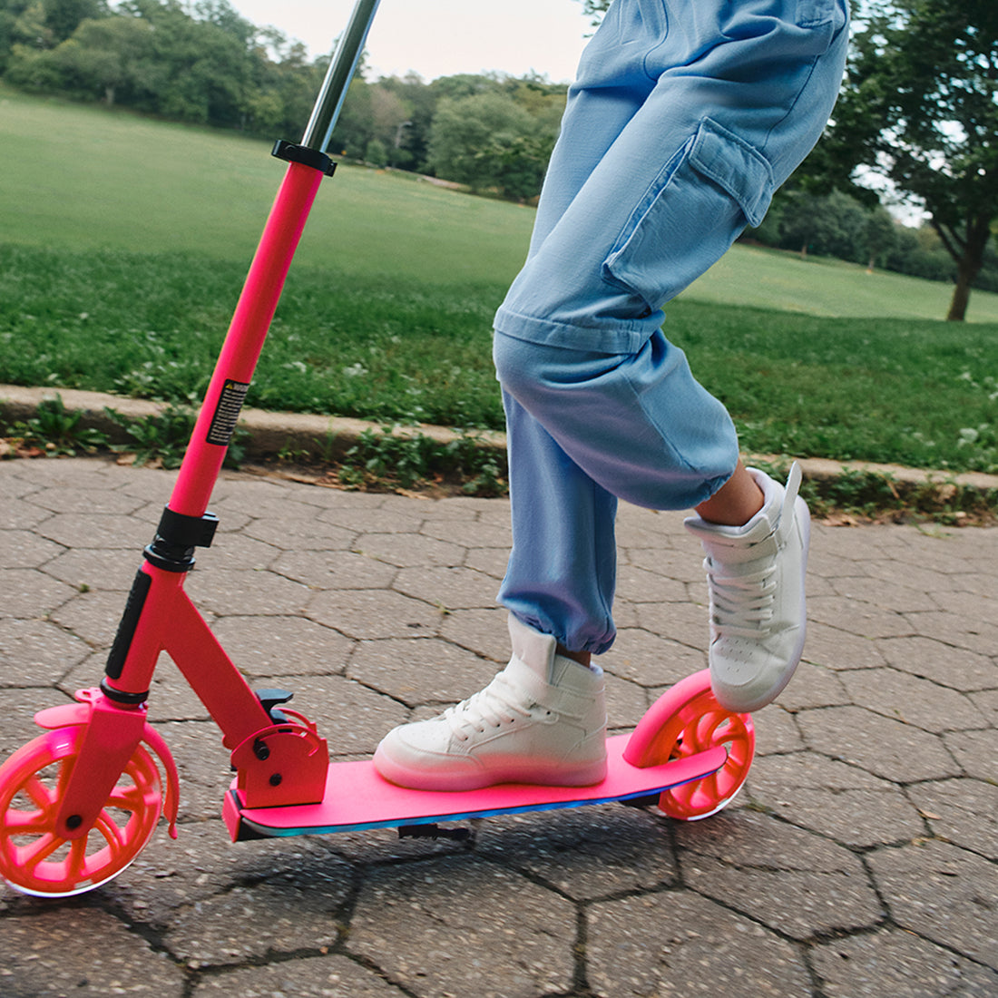 Highlight Motion-Powered Light-Up Kick Scooter